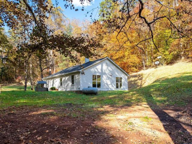 3189 james river rd