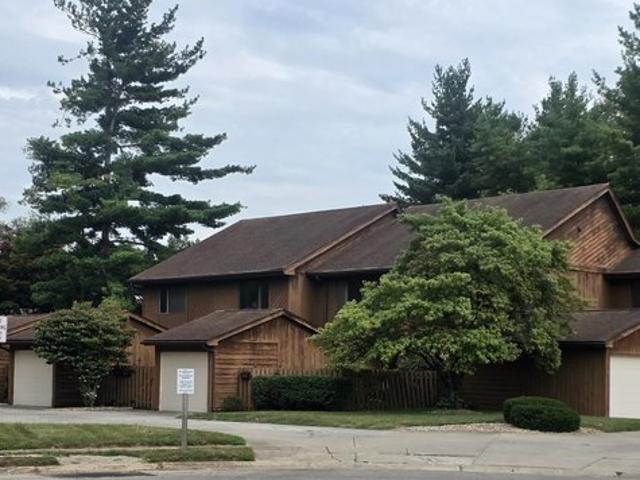 3189 Sycamore Dr, Columbus, IN 47203