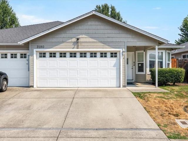 3180 Forest Hills Dr, Medford, OR 97504