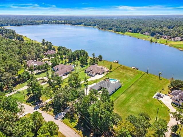 31810 Edgewater Dr, Magnolia, TX 77354
