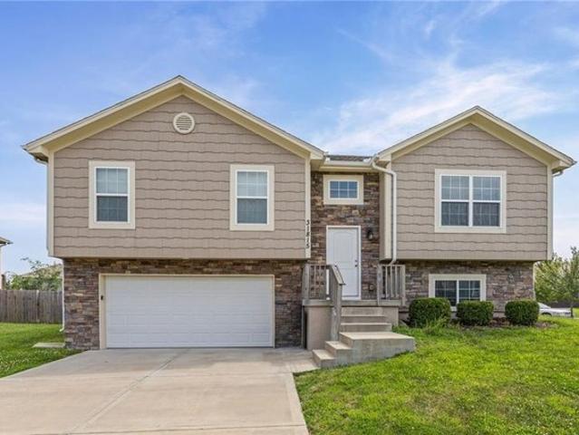 31815 W 171st St, Gardner, KS 66030