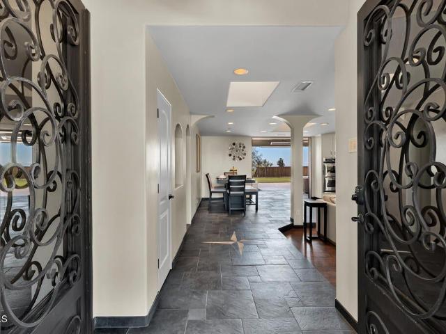 3181 Goldenspur Dr, Camarillo, CA