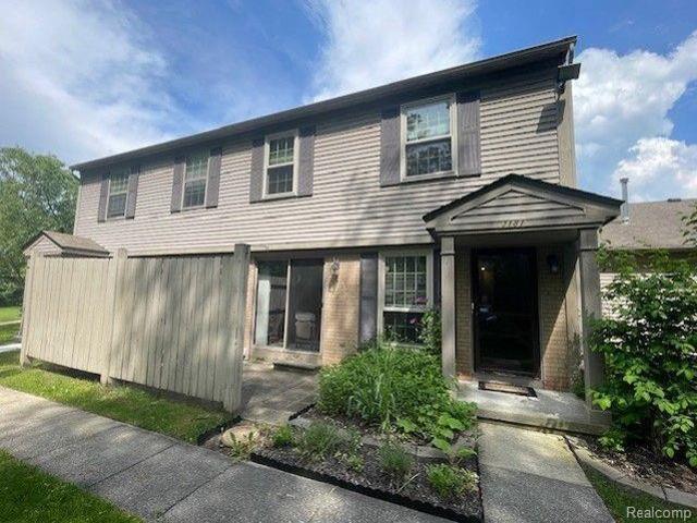 3181 Hidden Ridge Dr, Waterford Township, MI 48328