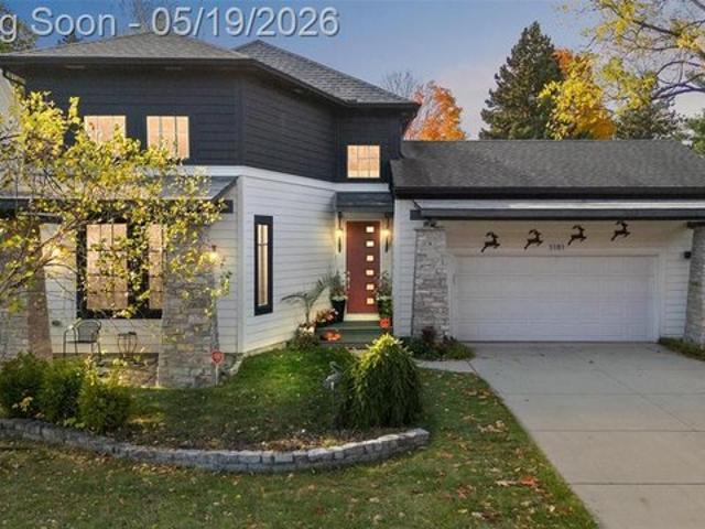 3181 Rabeeh Dr, Auburn Hills, MI 48326