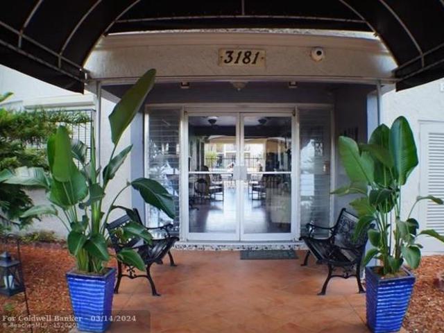 3181 SW 13th St #111, Miami, FL 33145