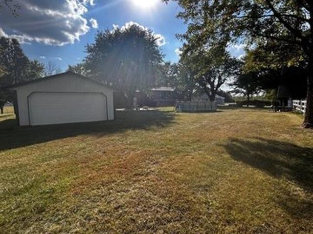 31822 Lochs Pl, Macon, MO 63552