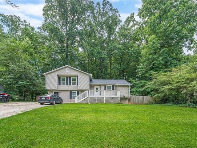 3182 Carmel Dr, Douglasville, GA 30135