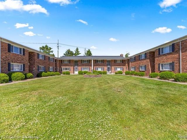 31831 Grand River Ave Unit 86, Farmington, MI 48336