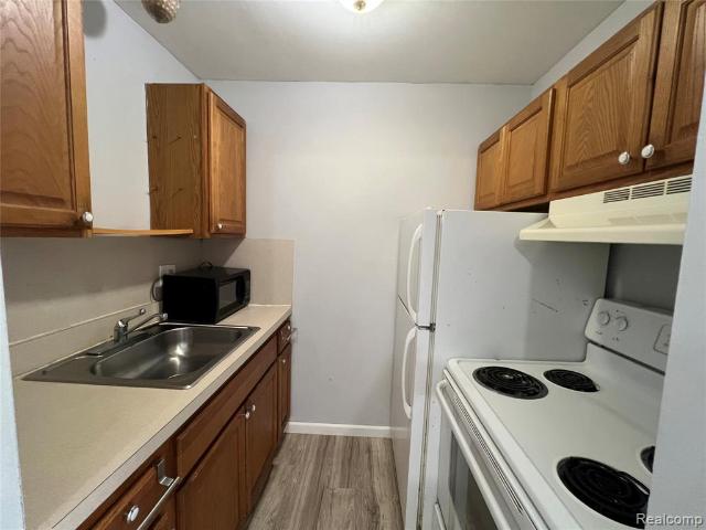 31831 grand river avenue # 19