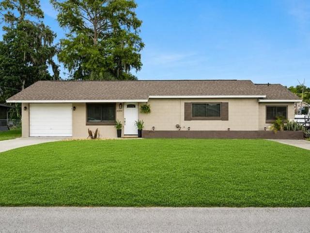 31834 Blanton Ln, Tavares, FL 32778