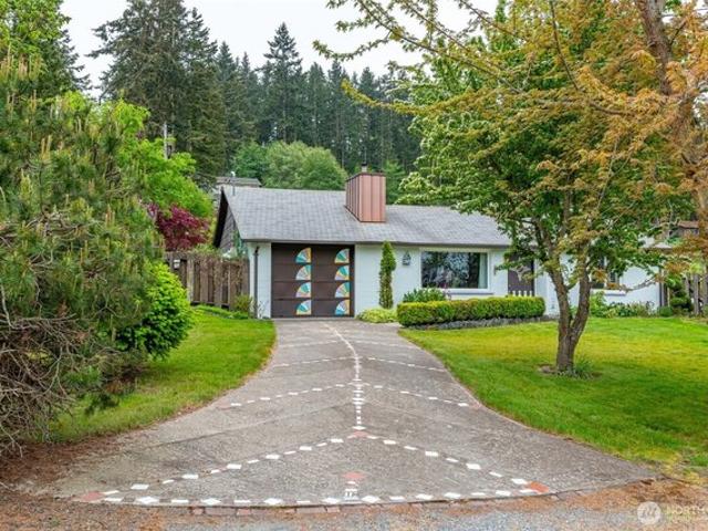 3183 Hawks Prairie Rd, Oak Harbor, WA 98277