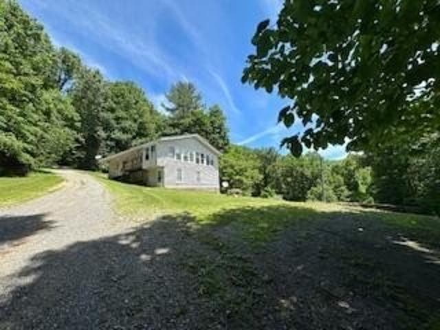 3183 Julia Rd, Renick, WV 24966
