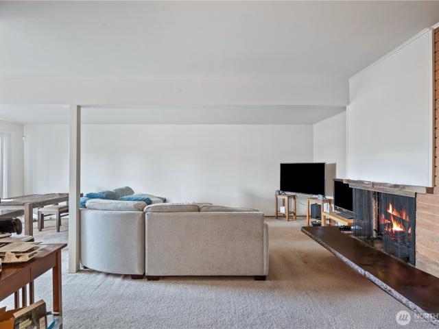 318 3rd Avenue S