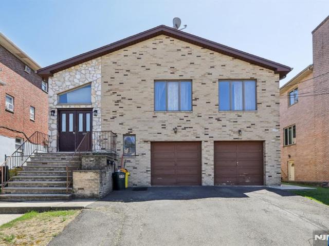 318 3rd Street
