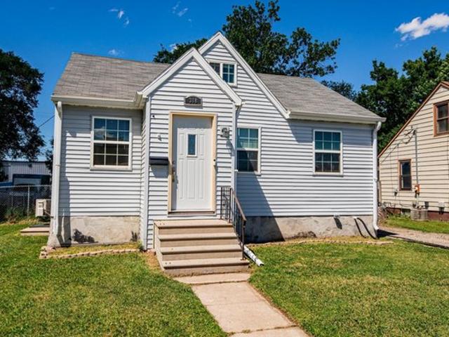318 1st Ave E, West Fargo, ND 58078