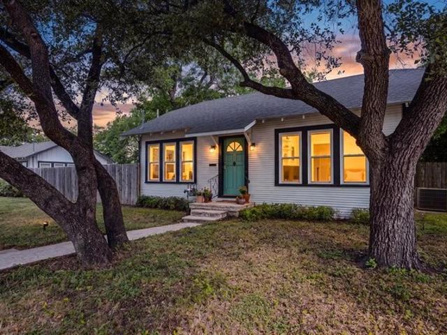 318 324 Lytle St, Kerrville, TX 78028