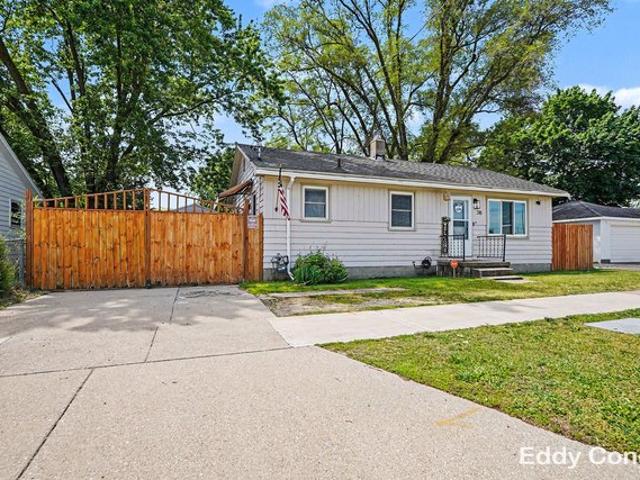 318 54th St SW, Wyoming, MI 49548