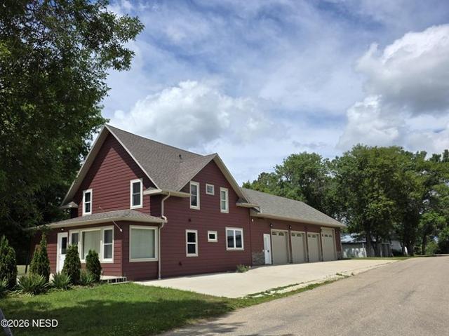 318 5th St S, Bristol, SD 57219