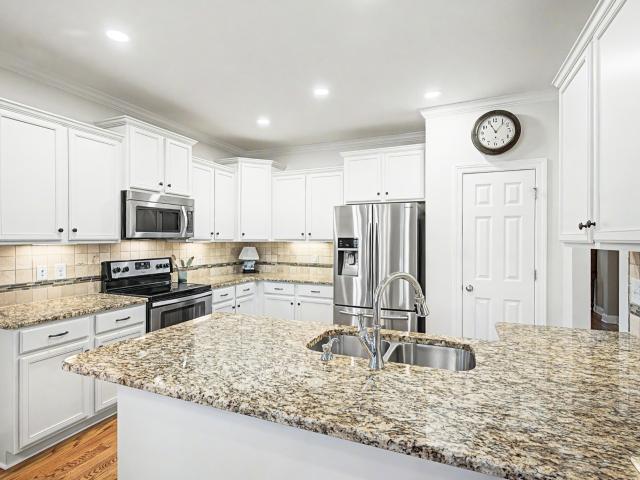 318 Caysens Square Ln