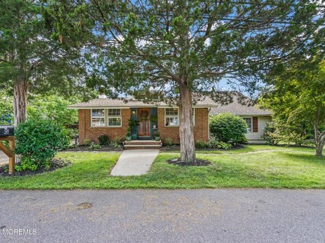 318 Capstan Ave, Beachwood, NJ 08722