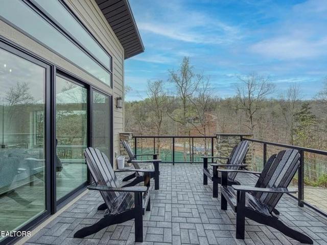 318 Carp Ln, La Follette, TN 37766