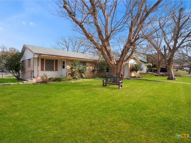 318 Craddock Ave, San Marcos, TX 78666