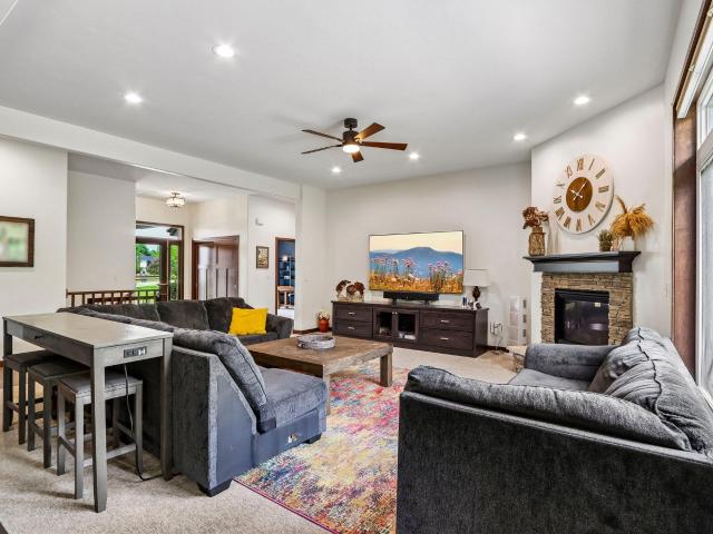 318 Cypress Pt