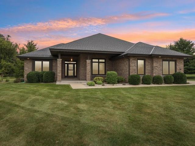 318 Cypress Pt, North Prairie, WI 53153