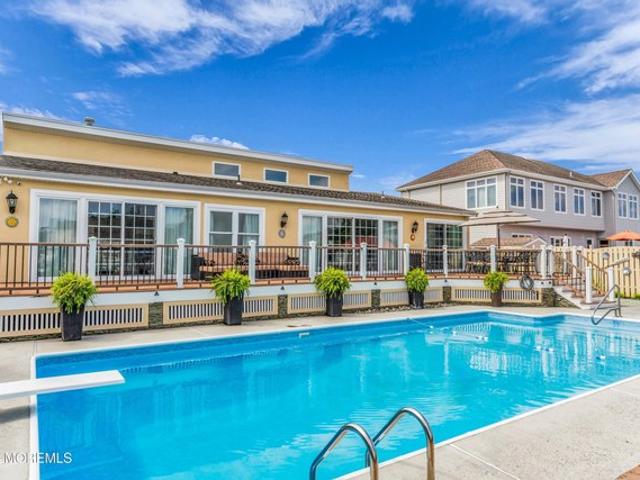 318 Aldo Dr, Toms River, NJ 08753