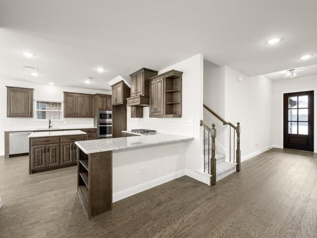 318 Bowrider Ln, Granbury, TX 76049 | MLS #21181 | Compass