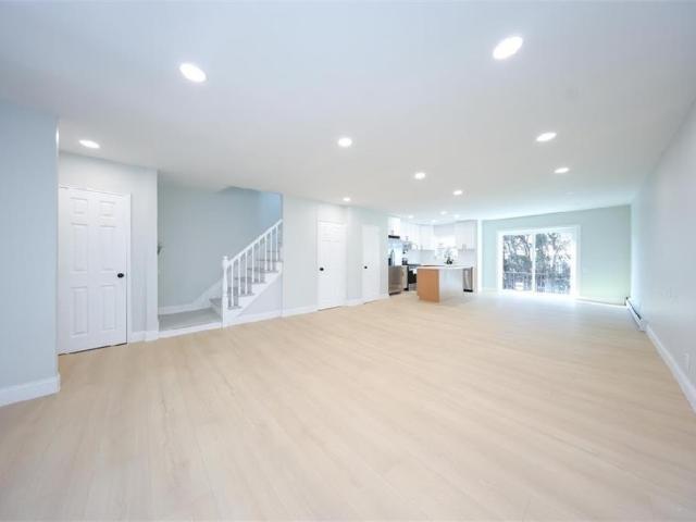 318 Bay 11th Street
