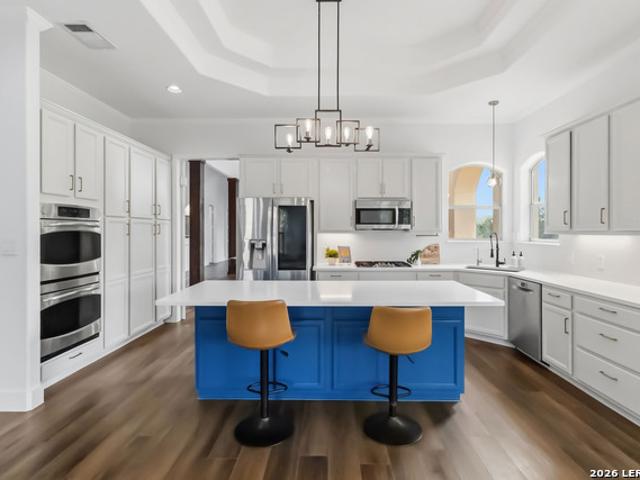 318 Berry Oaks Dr