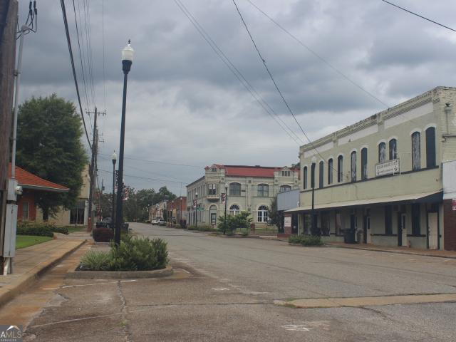 318 Broad Street
