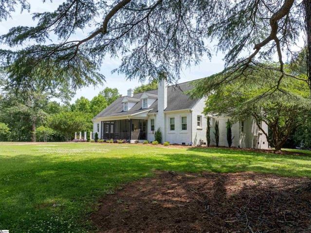 318 Gassaway St, Central, SC 29630