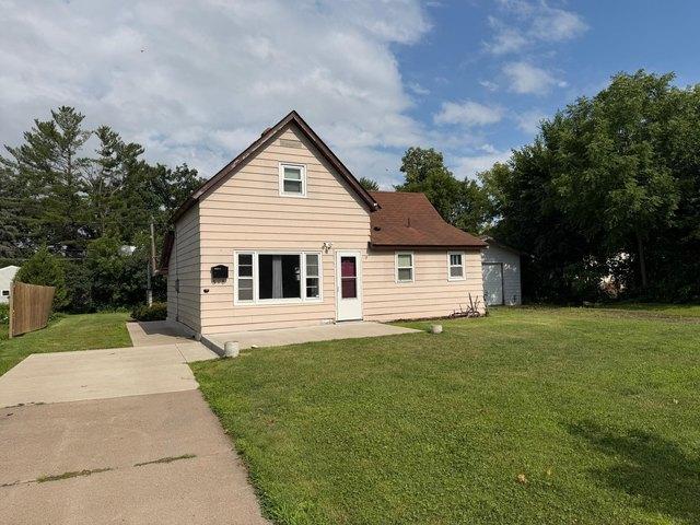 318 Grove St N, Mora, MN 55051