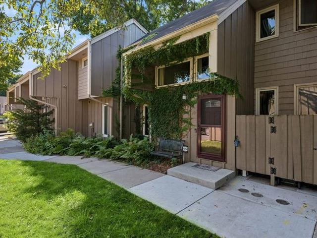 318 E 44th St, Minneapolis, MN 55409