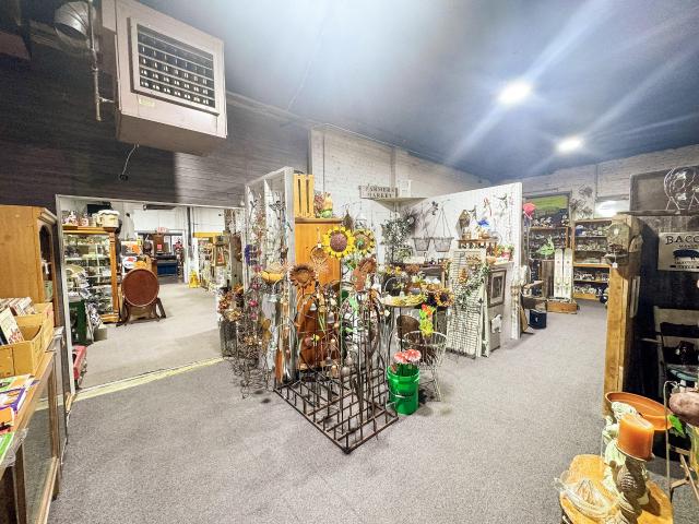 318 E Main St
