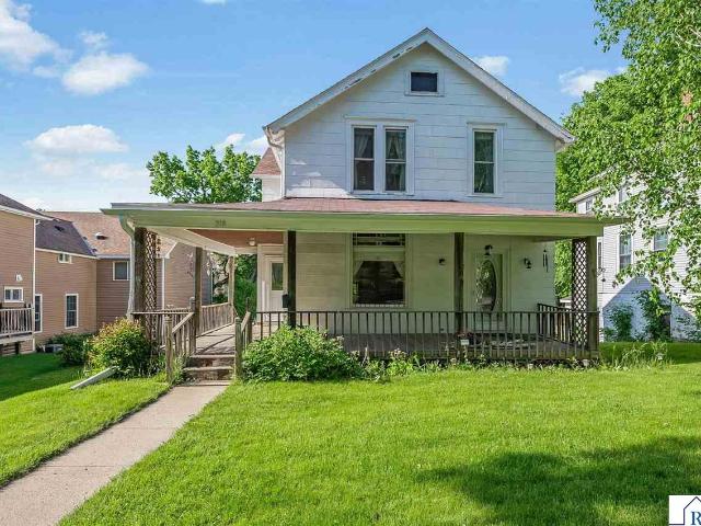 318 E Pleasant Street
