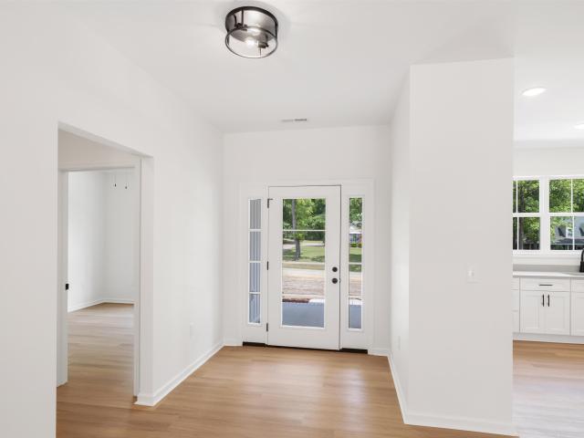 318 Elgin Hills Dr