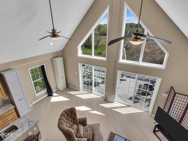 318 Elizabeth Ave, Toms River, NJ 08753