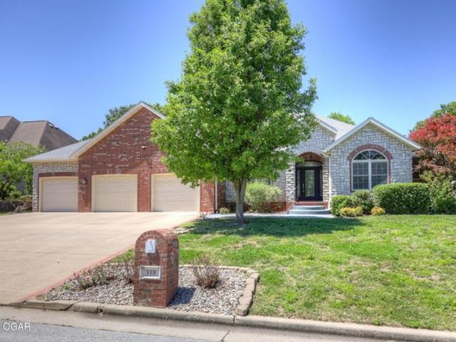 318 Foxfire Ct, Joplin, MO 64801