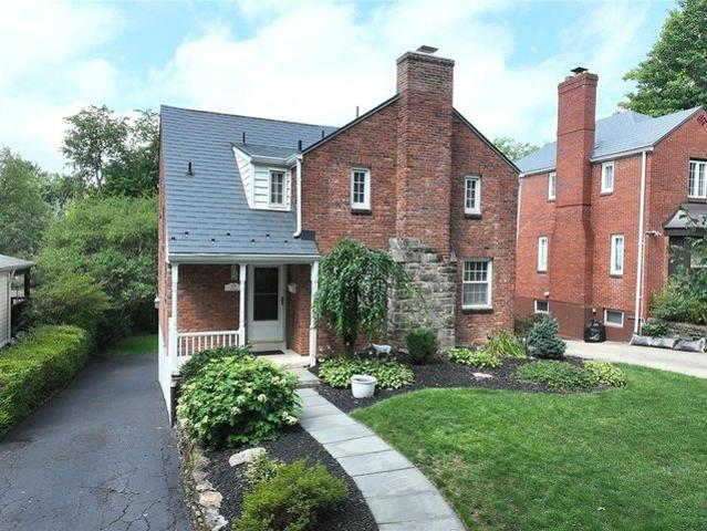 318 Fieldbrook Dr, Pittsburgh, PA 15228
