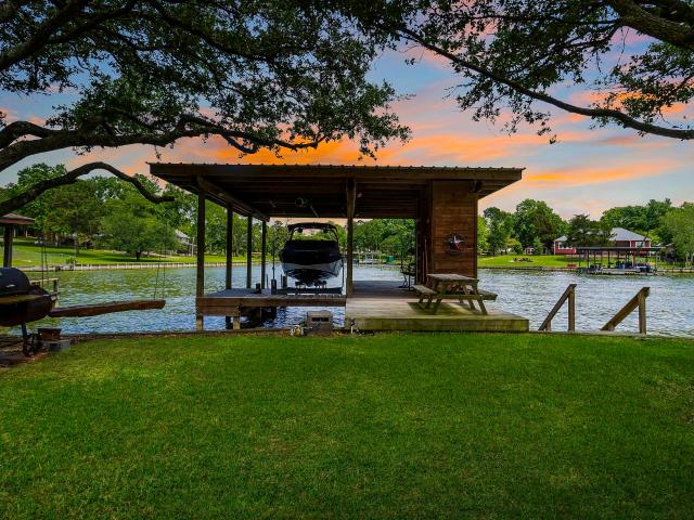 318 Harbor View Dr, Livingston, TX 77351 | MLS #26626 | Compass