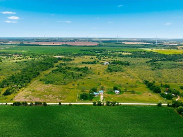 318 Hcr 3249, Mount Calm, TX 76673