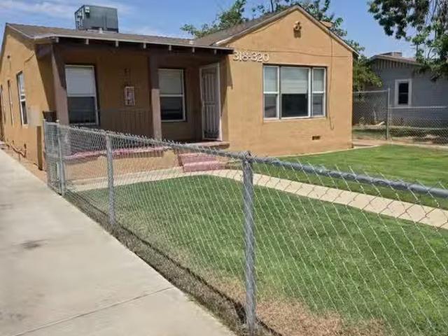318 Highland Dr 318 Highland Dr, Bakersfield, CA 93308
