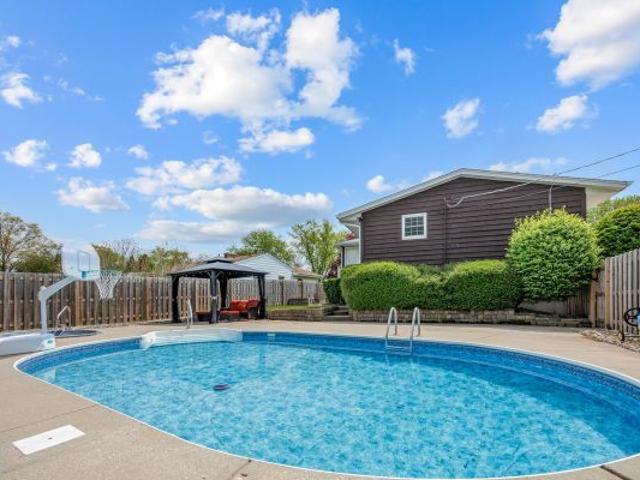 318 Hillcrest Drive