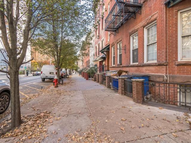 318 Hudson St # B