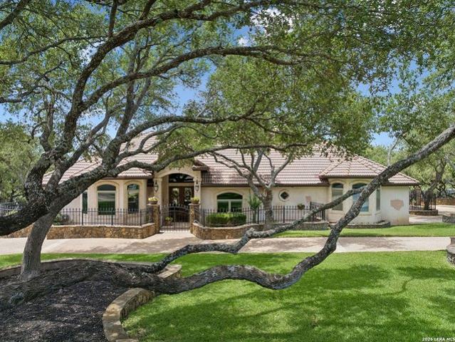 318 Hyacinth Ln, San Antonio, TX 78260