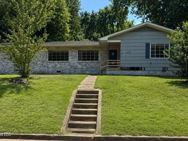 318 John Allen St, Vicksburg, MS 39180
