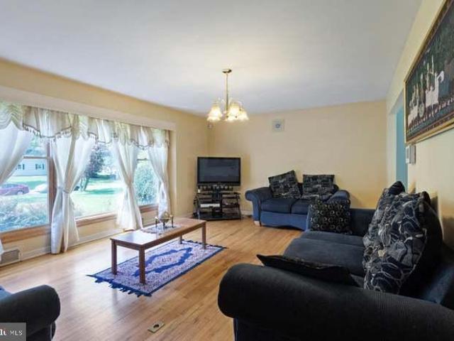 318 Oak Lane